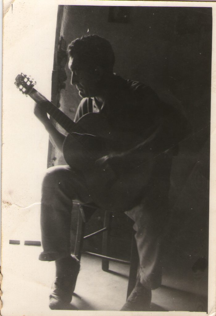 Hay que ver al Indio Pachi cuando empieza a guitarrear: un documental ...