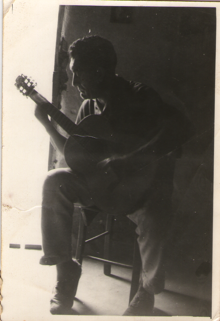 Hay que ver al Indio Pachi cuando empieza a guitarrear: un documental ...